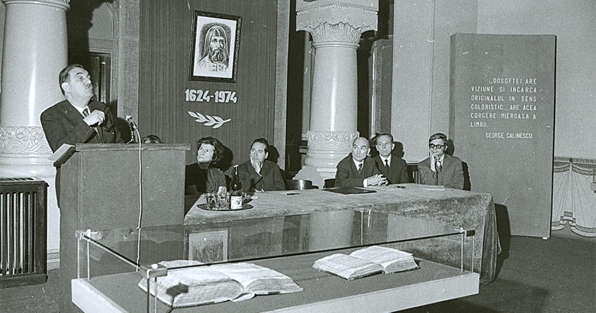 Alexandru Elian susţinând o comunicare despre mitropolitul Dosoftei al ...