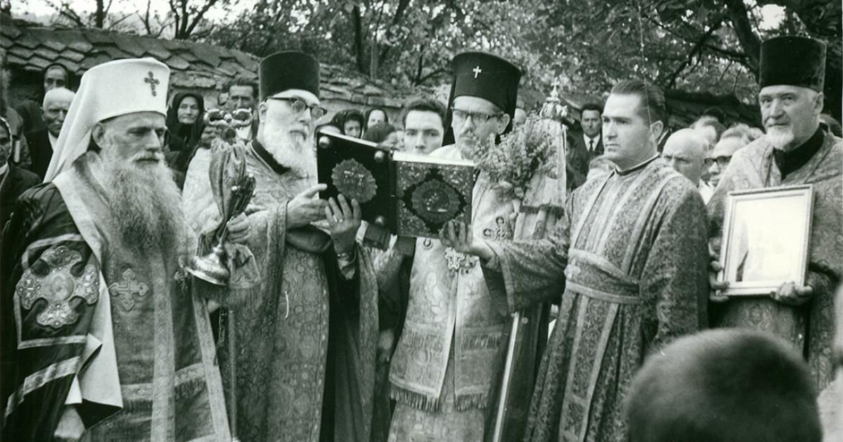 Patriarhul Justinian Marina, preoţii Alexandru Ionescu şi Dumitru ...