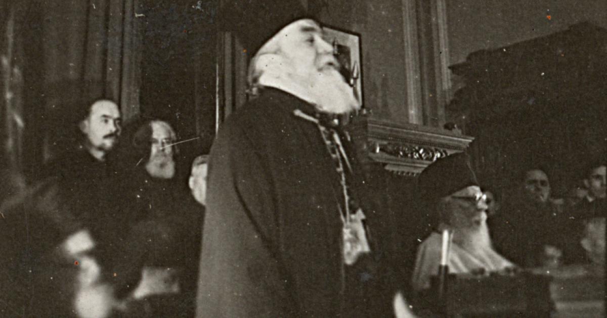 Mitropolitul Nicolae Bălan al Ardealului ţinând un discurs la congresul ...